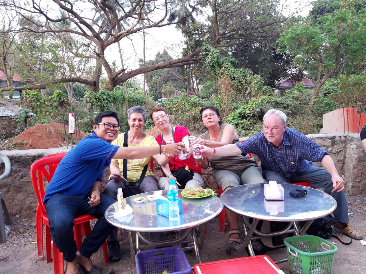Beer Trinken mit Angkor Wat Reiseleiter - Angkor Reiseleiter